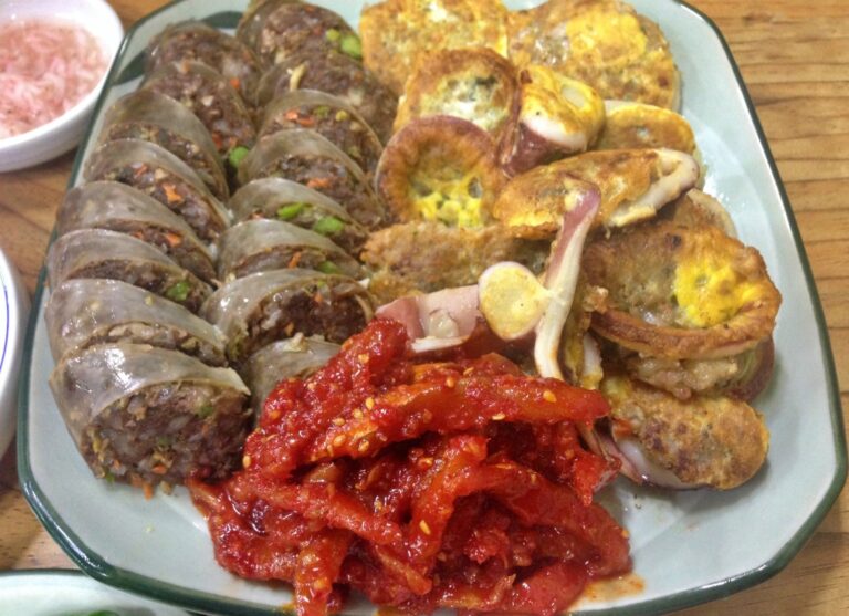 Korean Foods from K-Pop Demon Hunters - A Korean Local Explains Everything